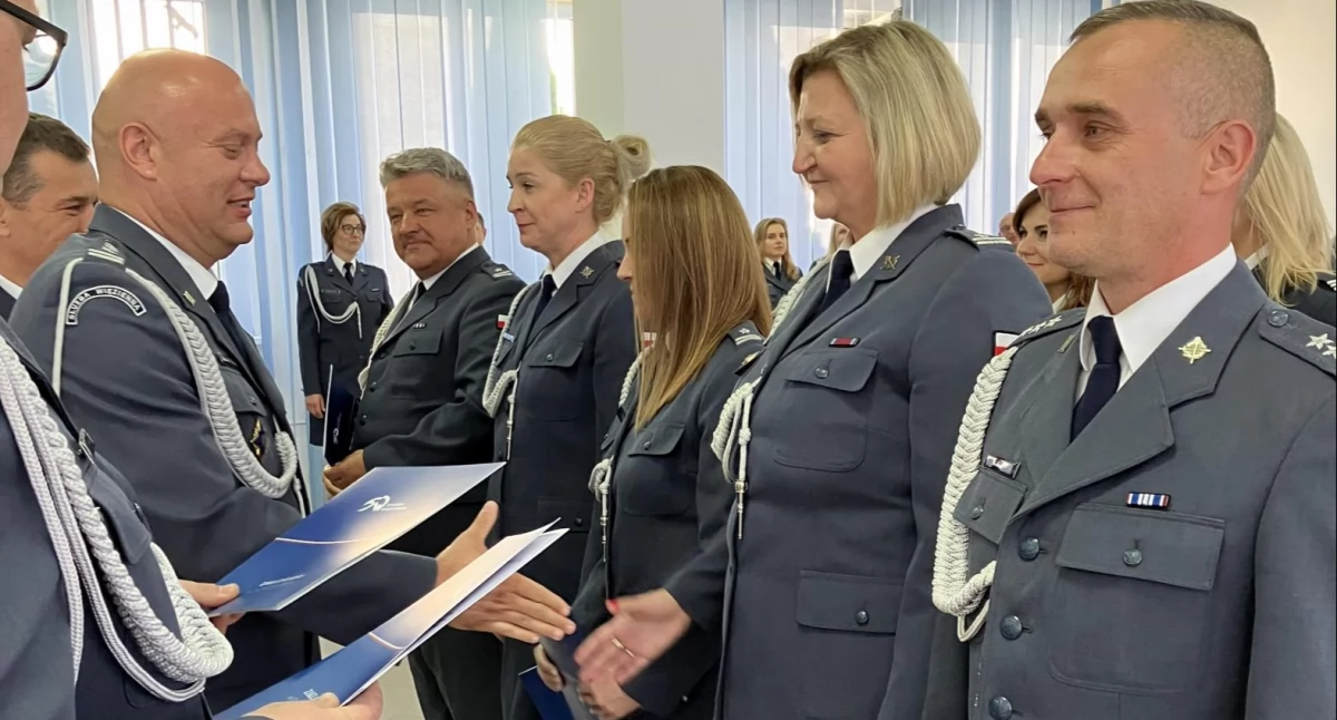 Awanse i odznaczenia w Zakładzie Karnym w Czerwonym Borze z okazji ...