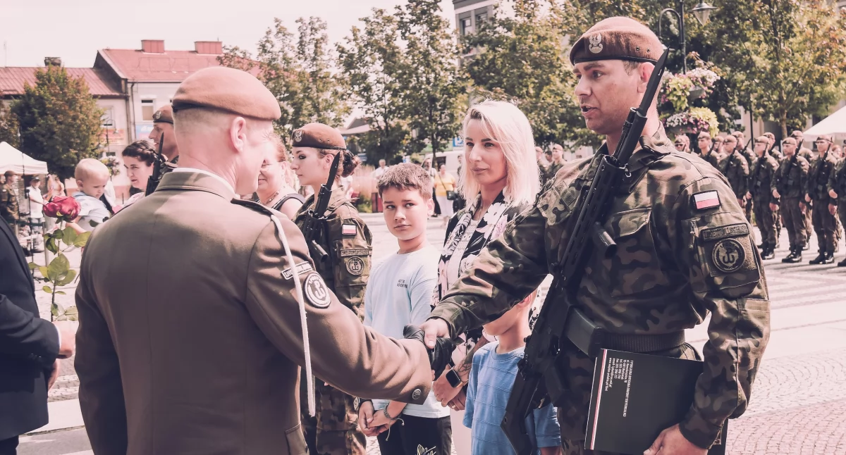 Kolejni żołnierze WOT złożyli przysięgę [FOTO] - wiadomości Zambrów